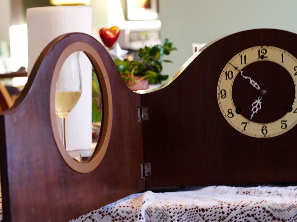 What the term a “fully serviced” clock really means – Antique and ...