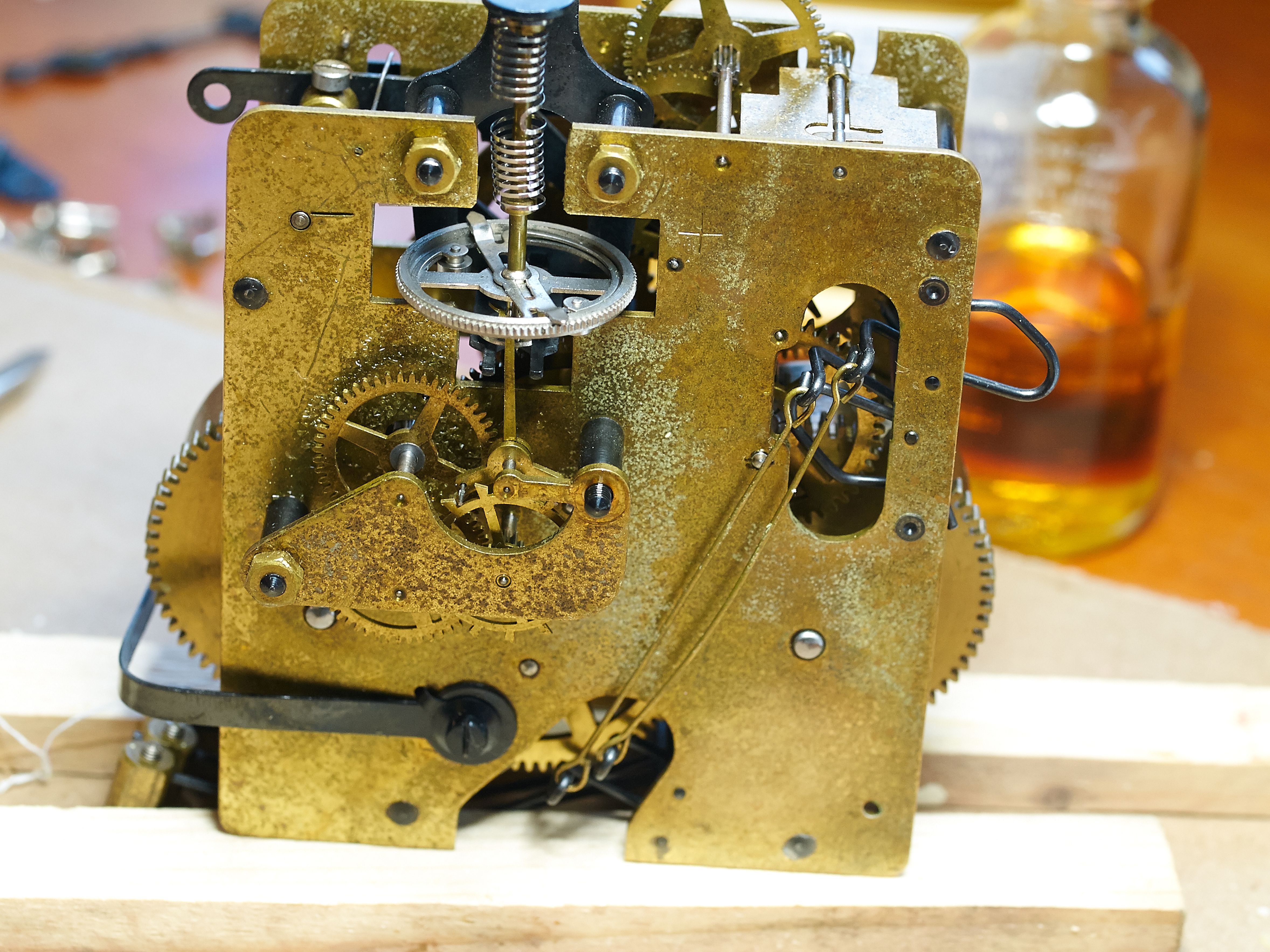 Floating balance no longer “floats” – Antique and Vintage Mechanical Clocks