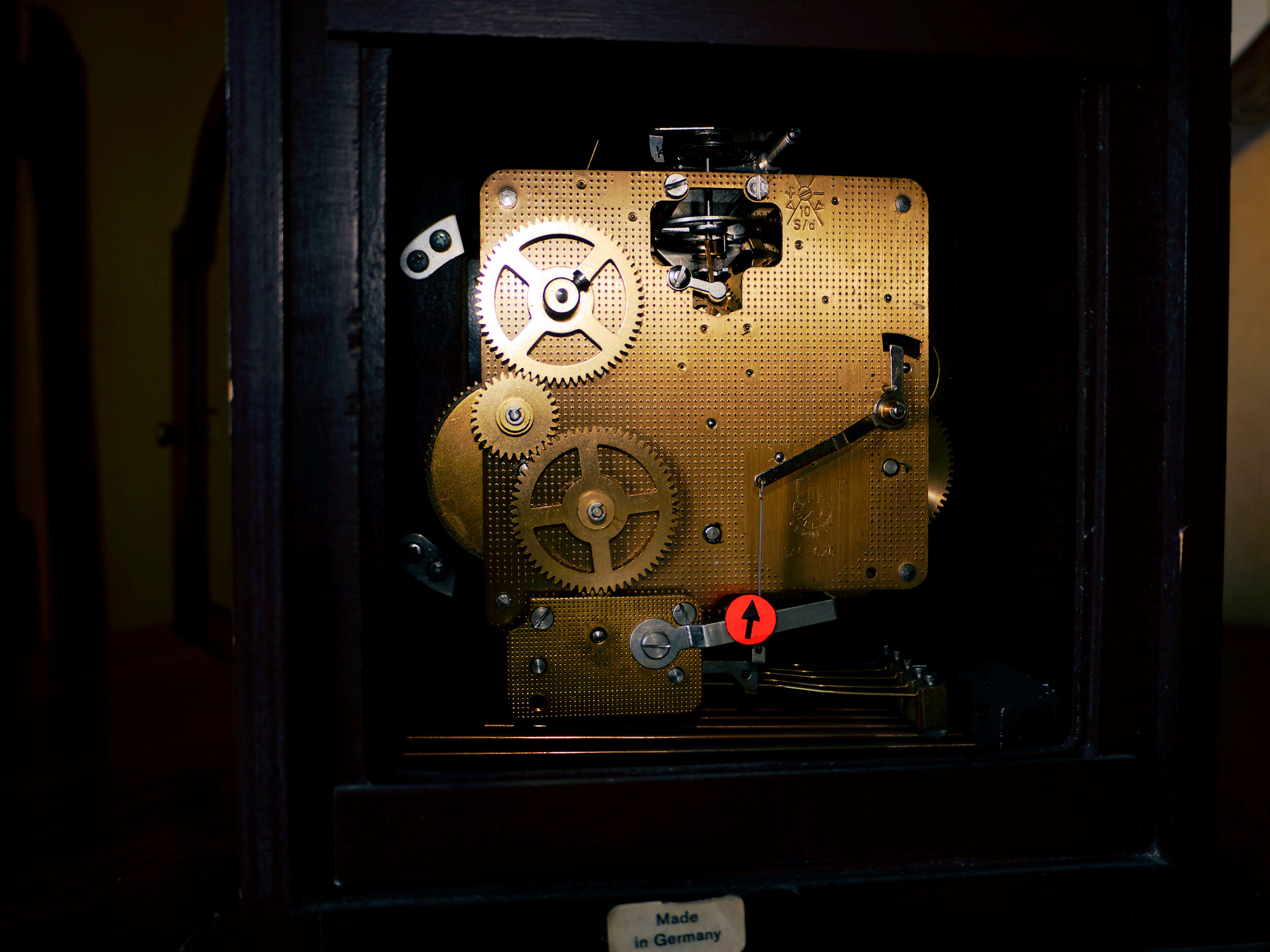 Built to Last? Comparing Antique and Vintage Clock Movements – Antique ...