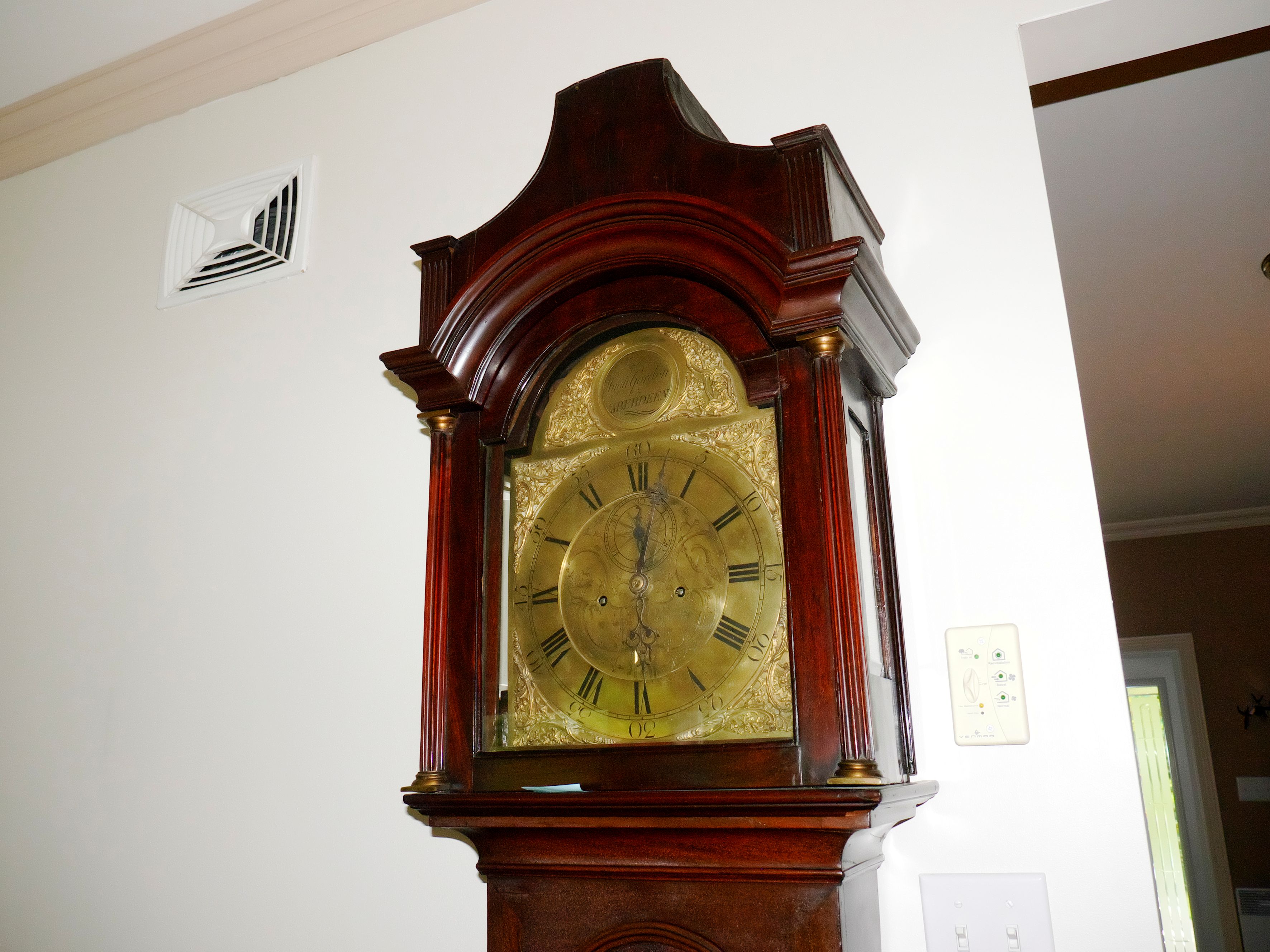 Hugh Gordon longcase clock – Antique and Vintage Mechanical Clocks