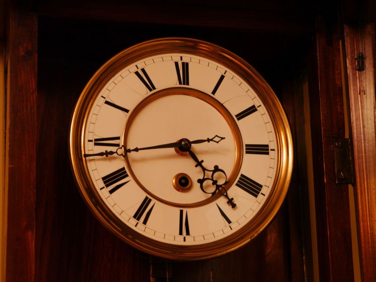 How does a mechanical clock work? – Antique and Vintage Mechanical Clocks