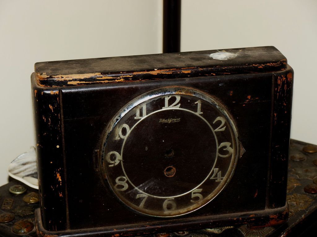 Stubborn little plate clock movement – Antique and Vintage Mechanical ...