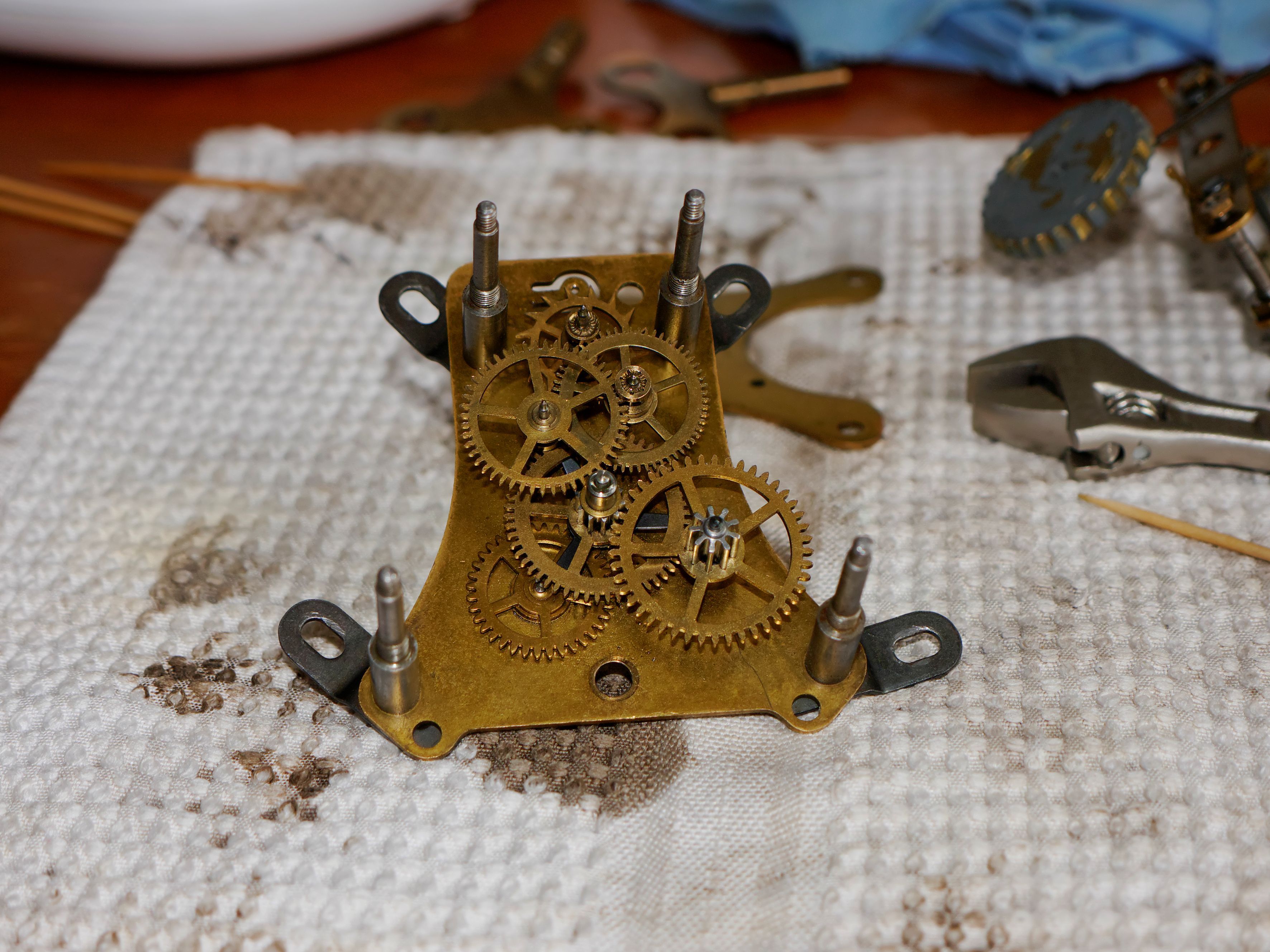 Stubborn little plate clock movement – Antique and Vintage Mechanical ...