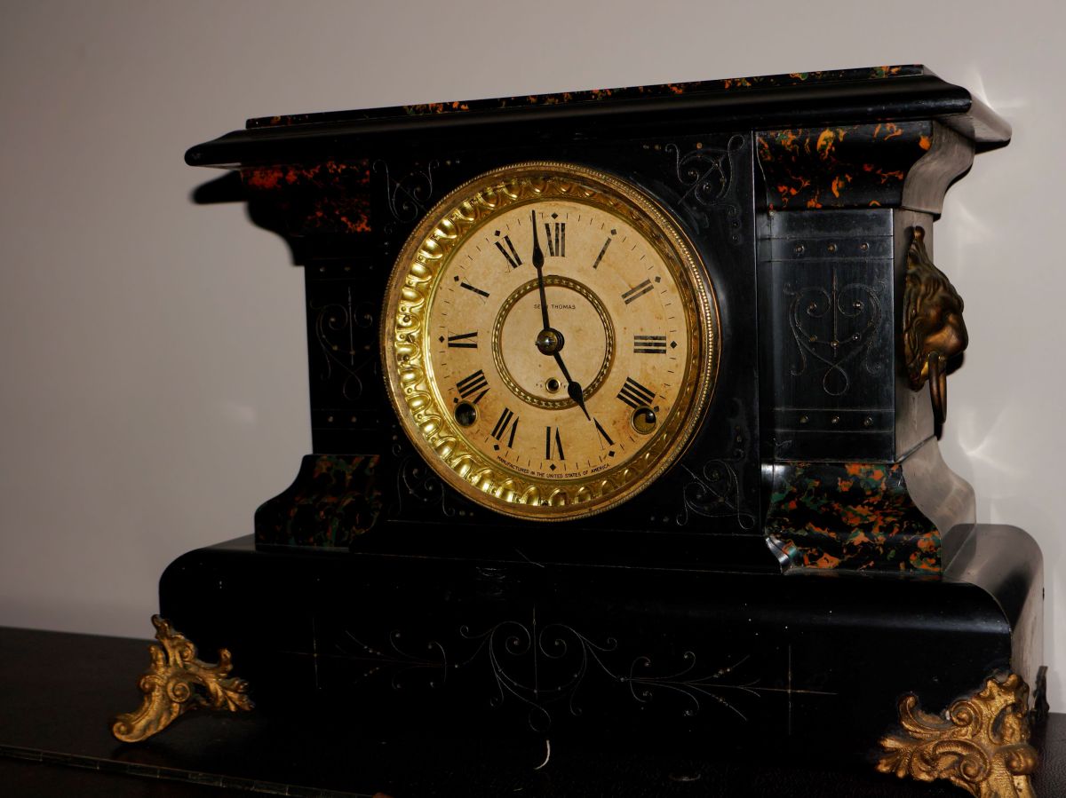 Calibrating a typical American spring-driven mechanical clock – Antique ...