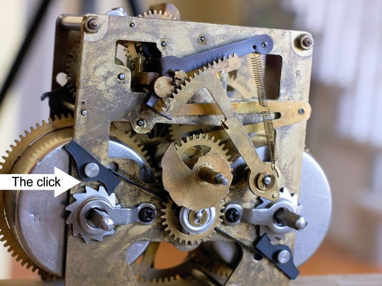 Winding a mechanical clock – A How-To Guide – Antique and Vintage ...