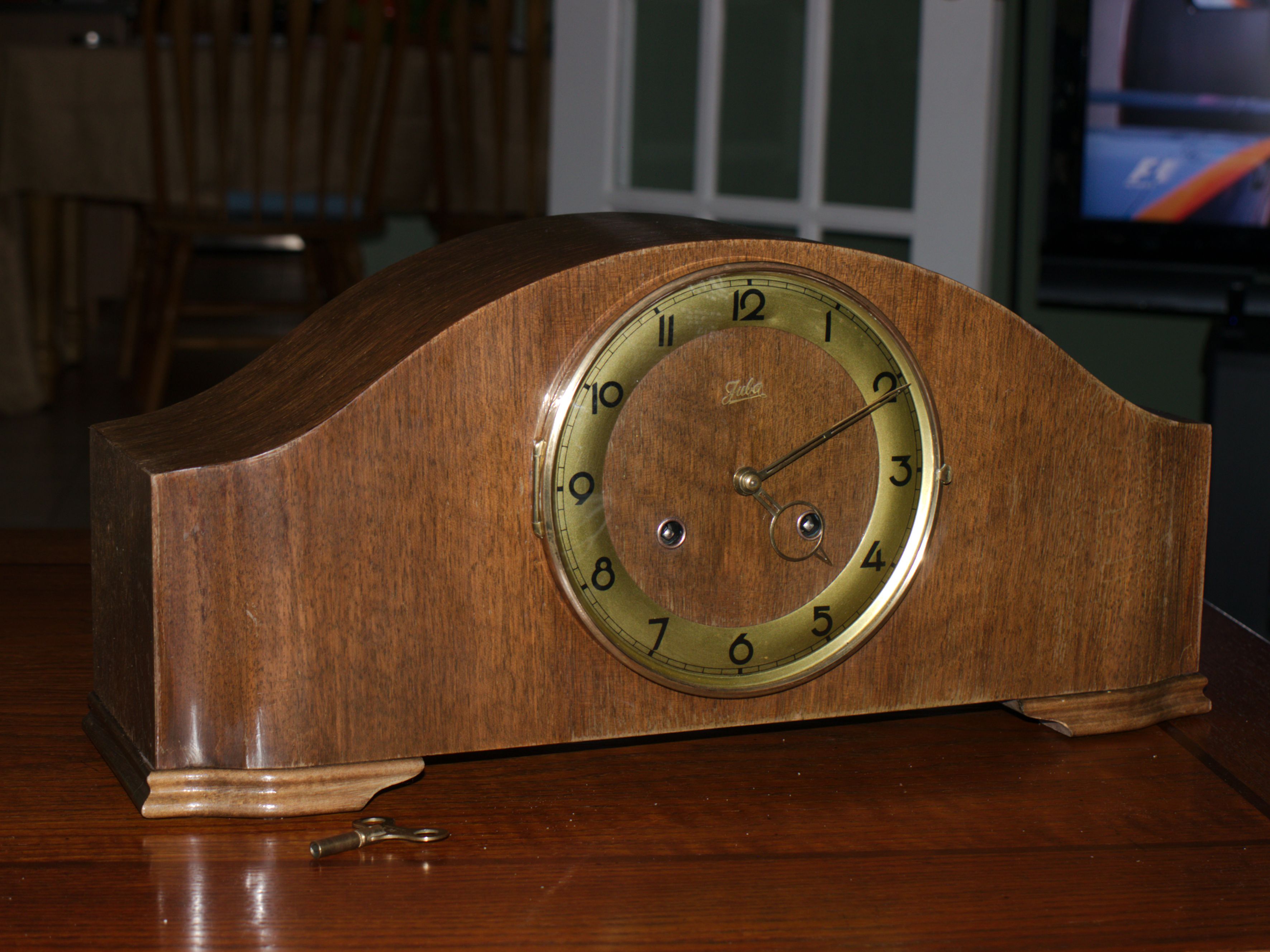 Tips on selling (or buying) an antique or vintage clock – Antique and ...