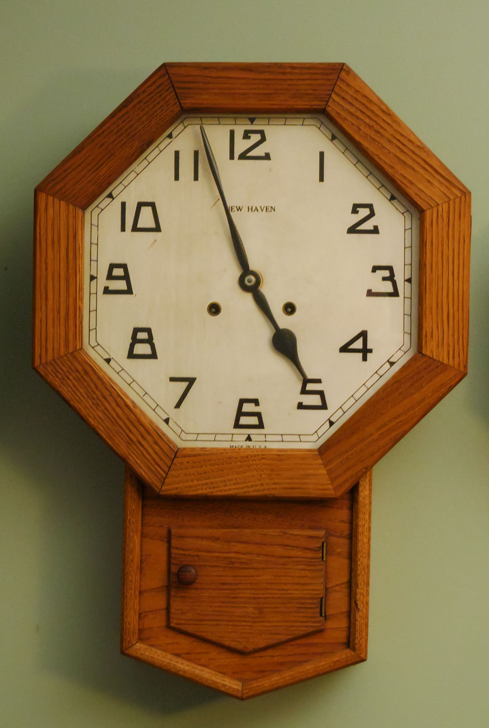 Timezone clocks – keeping track of family across the country – Antique ...