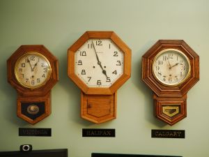 Sessions – Antique and Vintage Mechanical Clocks