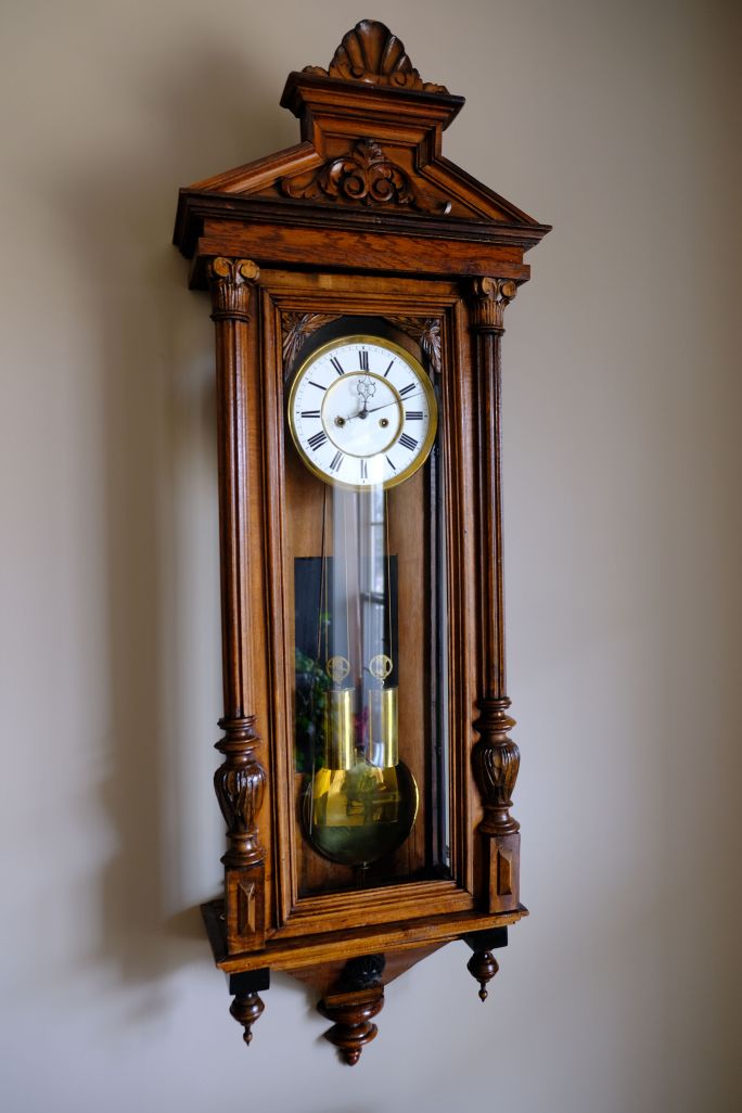 An 8-day clock – what does that mean? – Antique and Vintage Clocks
