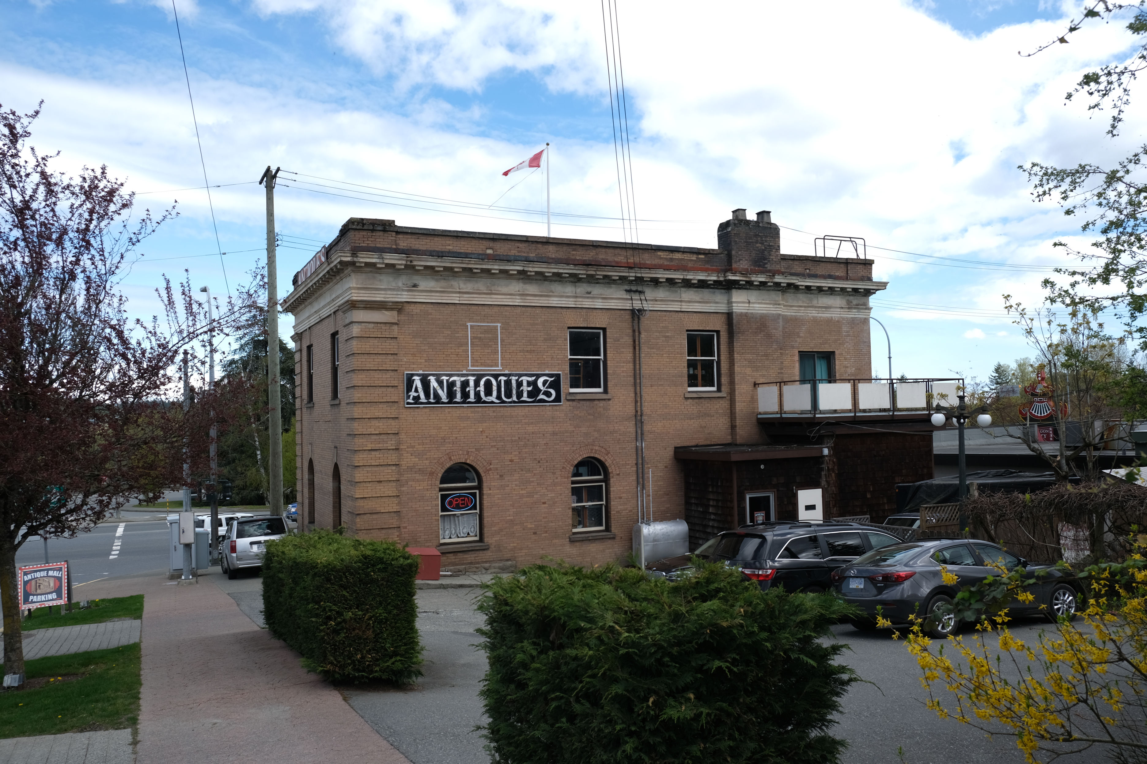 Gilbert – Antique and Vintage Mechanical Clocks
