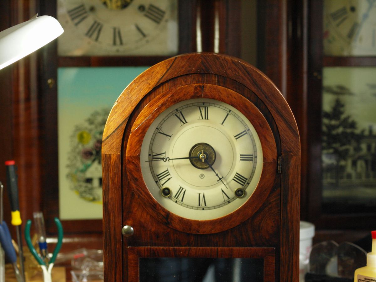 A simple Seth Thomas round top alarm repair – Antique and Vintage Clocks