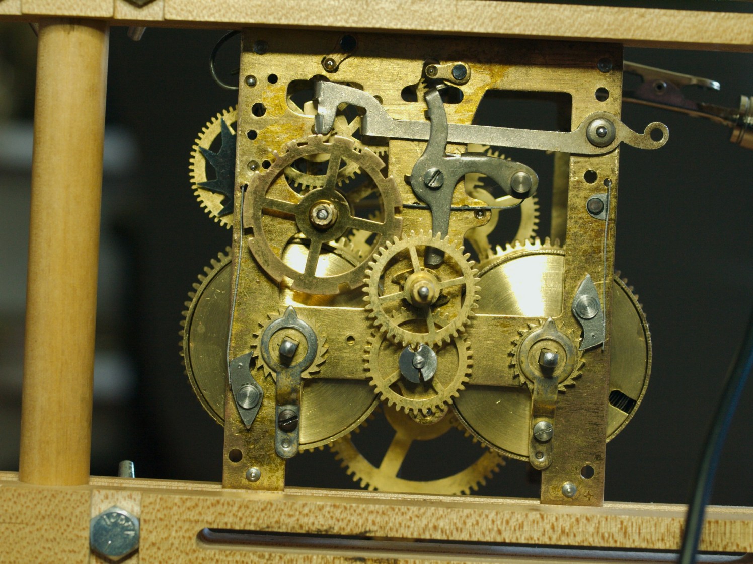 Uhrenfabrik Mühlheim, Müller & Co box clock – servicing the movement ...