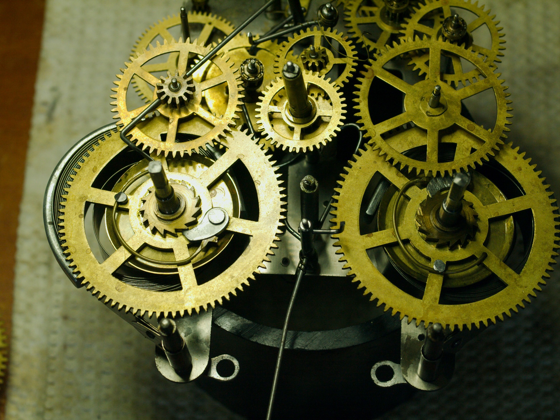 pequegnat – Antique and Vintage Clocks