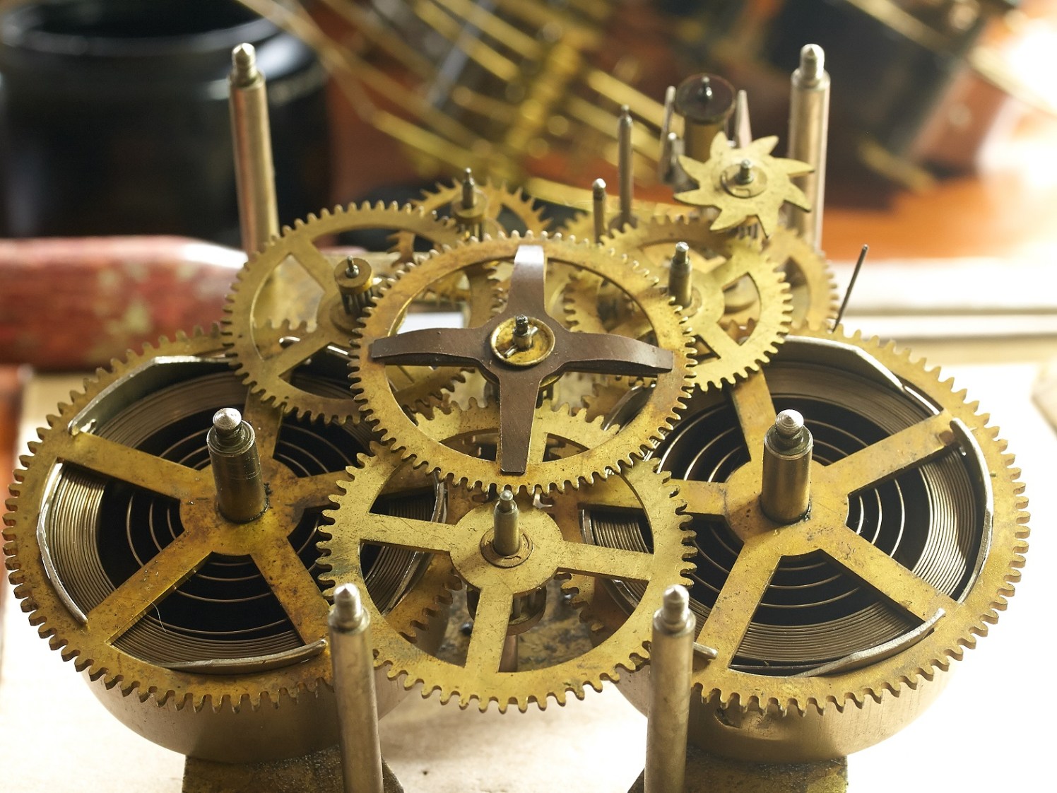 Daniel Dakota wall clock has stopped – why fix it? – Antique and ...