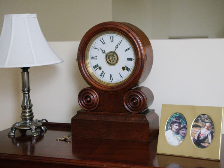 A Guide to Choosing Antique and Vintage Clocks as Unique Gifts ...
