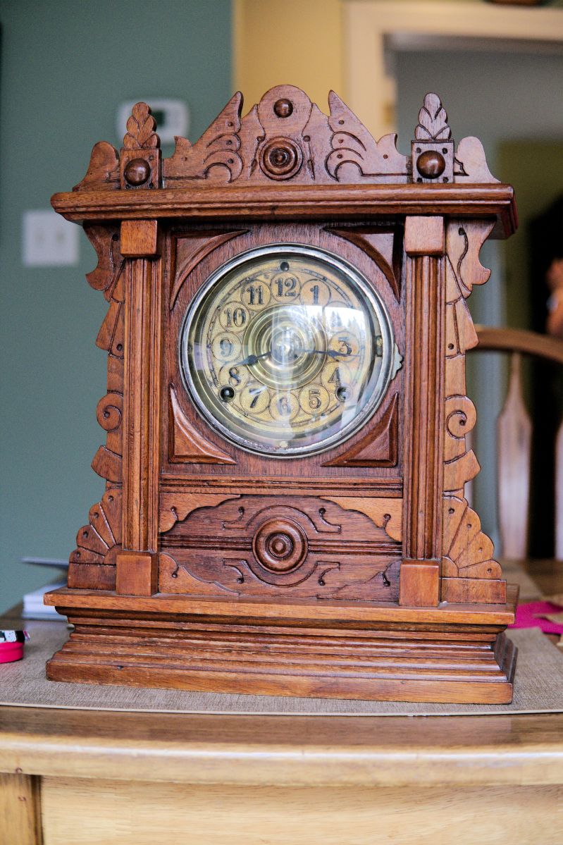 Using a paint roller to revive a clock dial – Antique and Vintage Clocks