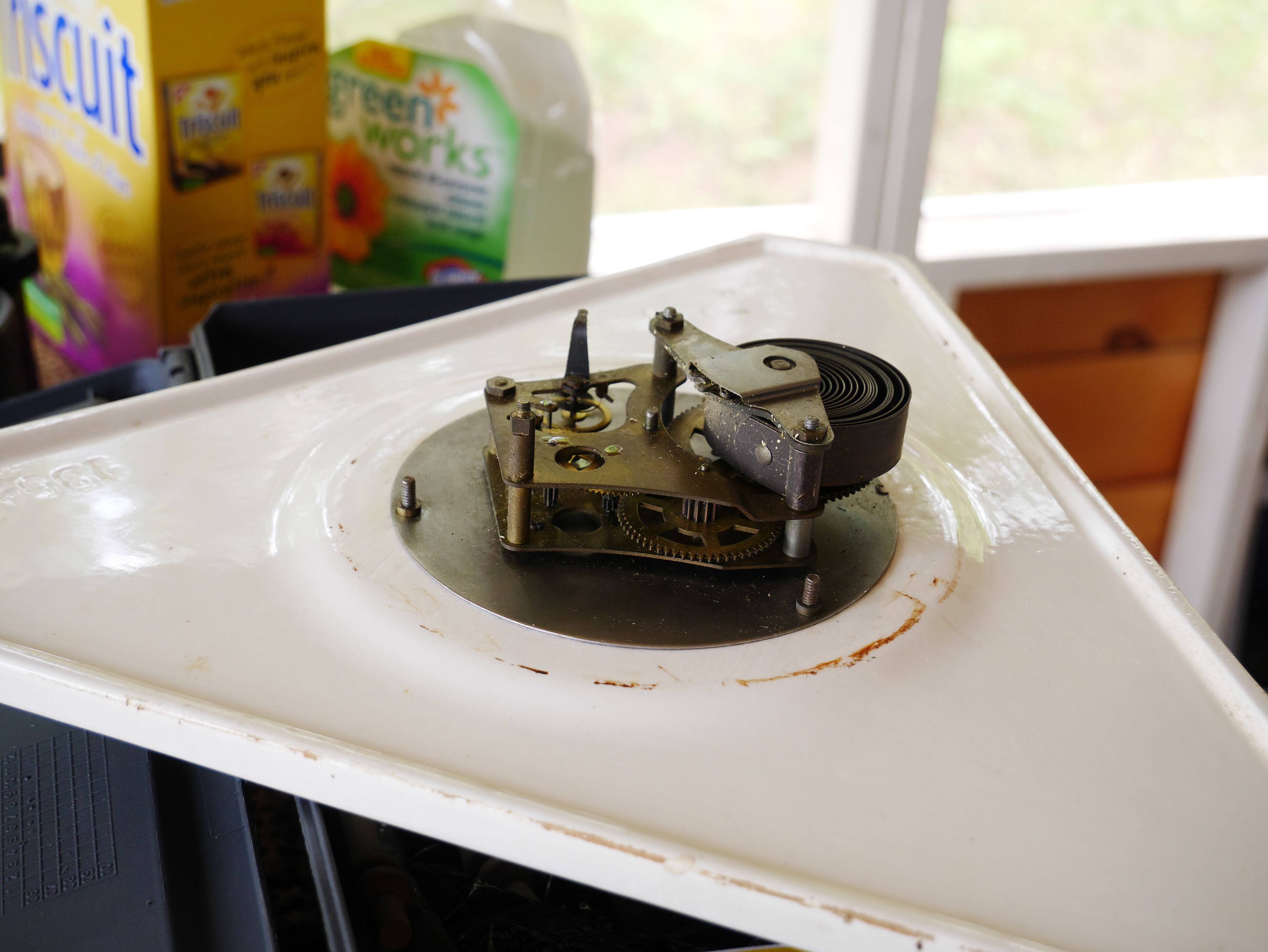 Delft clock by Forestville – Let’s take it apart and see what we have ...