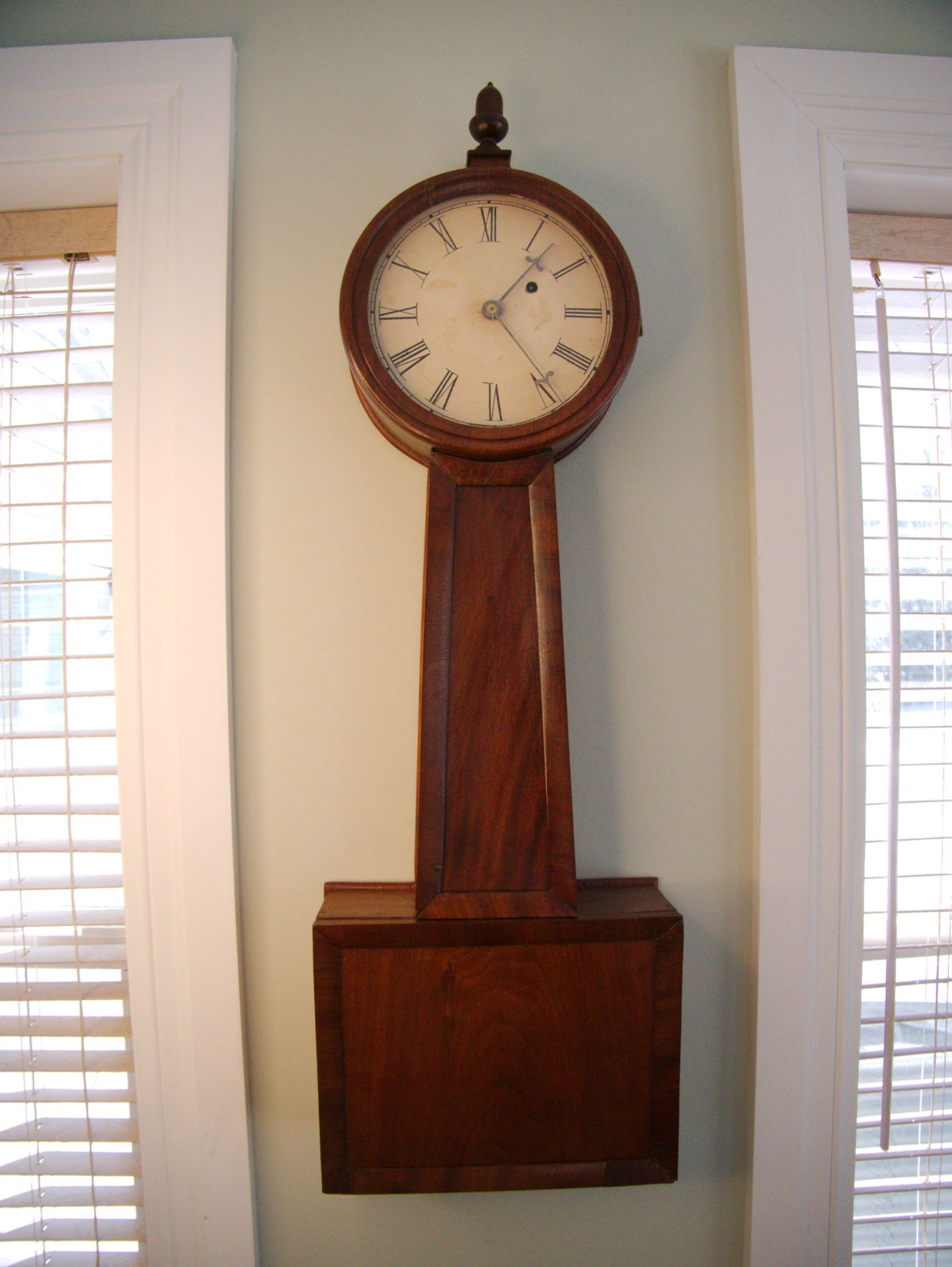 Echoes of an Unknown Maker: A Banjo Clock’s Journey Through Time ...