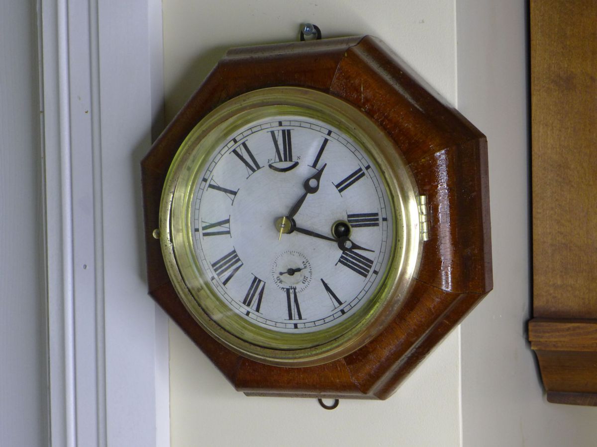 30-hour Welch Marine clock loses 10 minutes per hour – Antique and ...