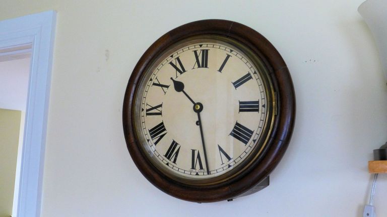 The Inner Workings of Mechanical Clocks: How They Keep Time – Antique ...