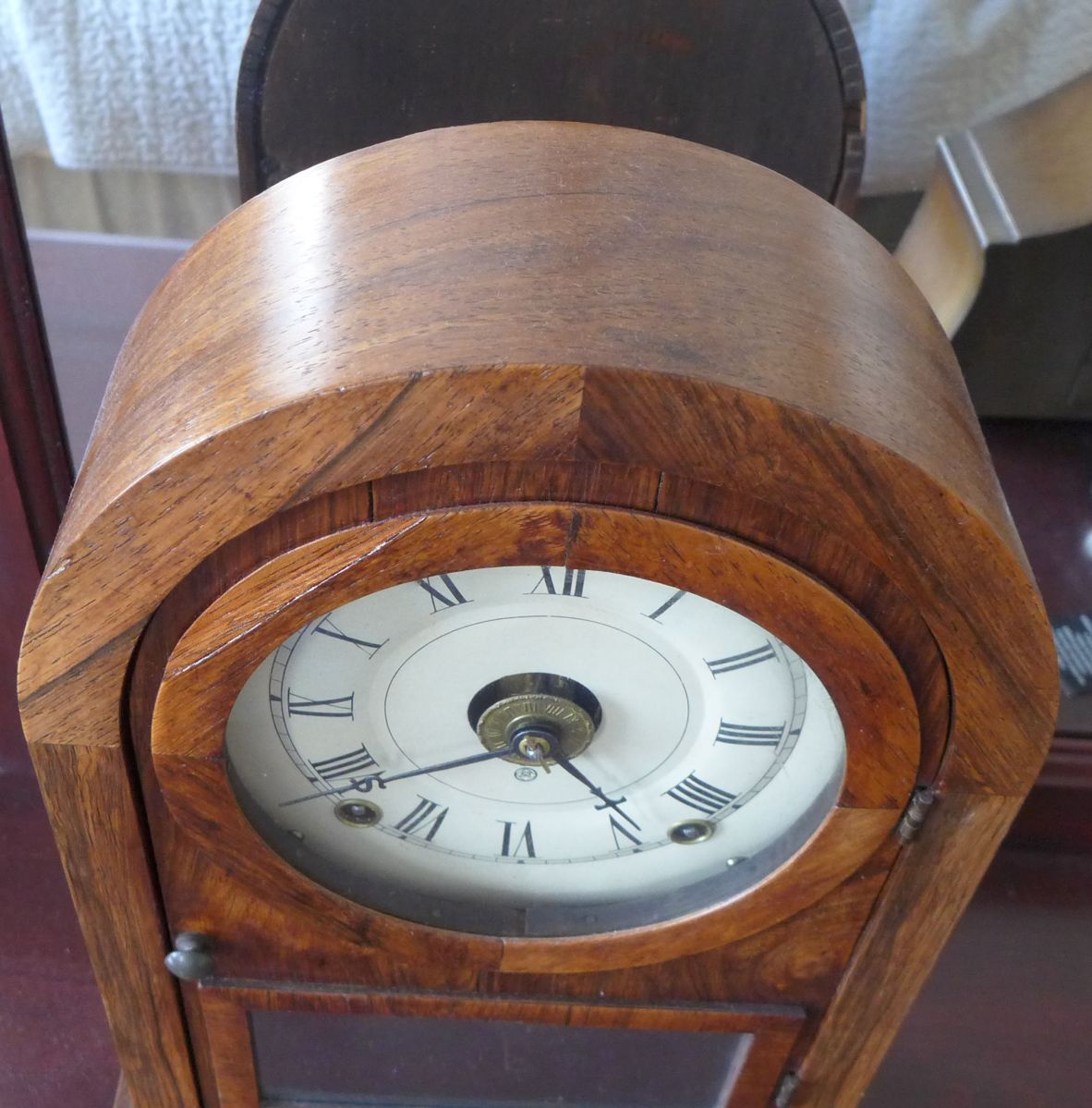 Seth Thomas round top shelf clock – simplicity is its strongest suit ...