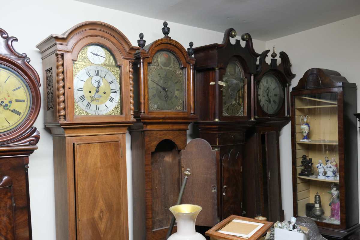 Mechanical Clocks Guide | Tips for Selecting the Ideal Antique or ...